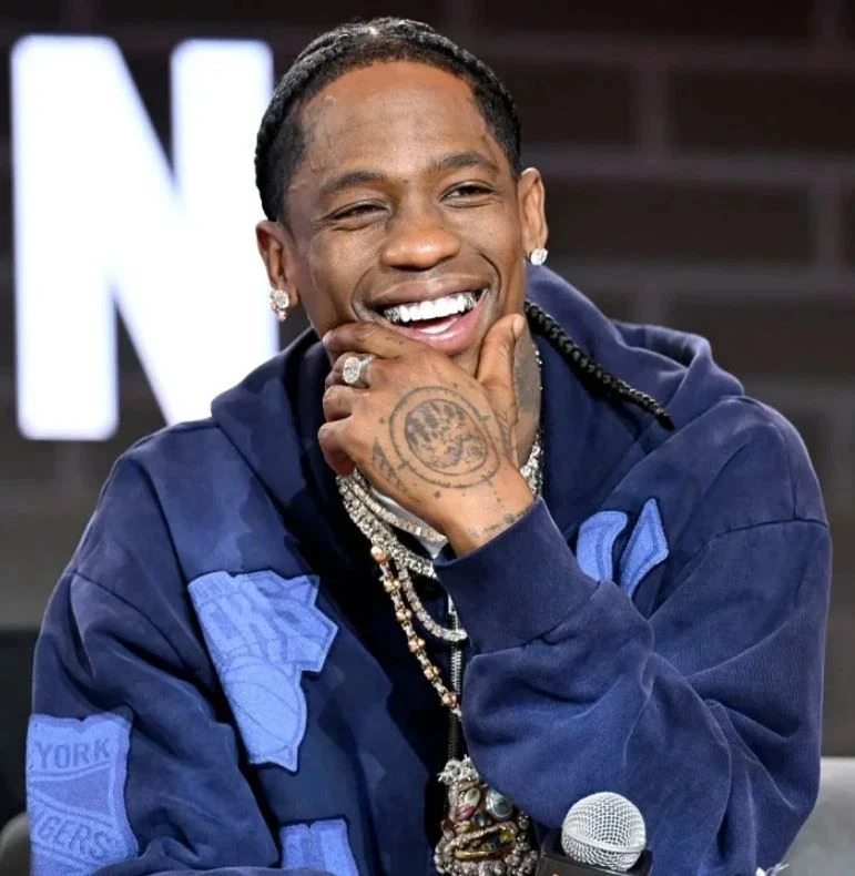 Travis Scott'tan skandal konser: Sahnede 20 dakika kaldı, yüzünü bile ...